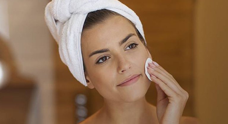 What Makes Micellar Water The Best Makeup Remover?